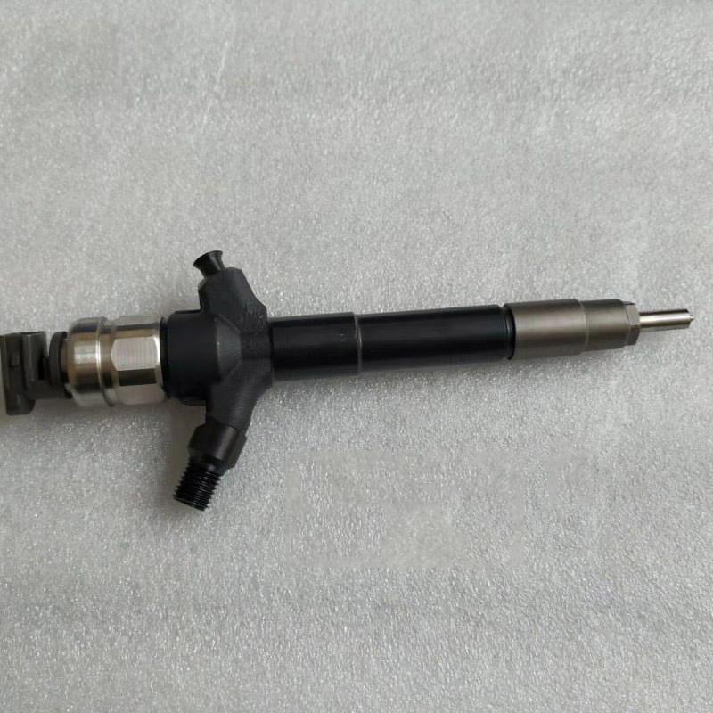 1465A041 1465A257 095000-5600 Common Rail Injector For Mitsubishi 4D56