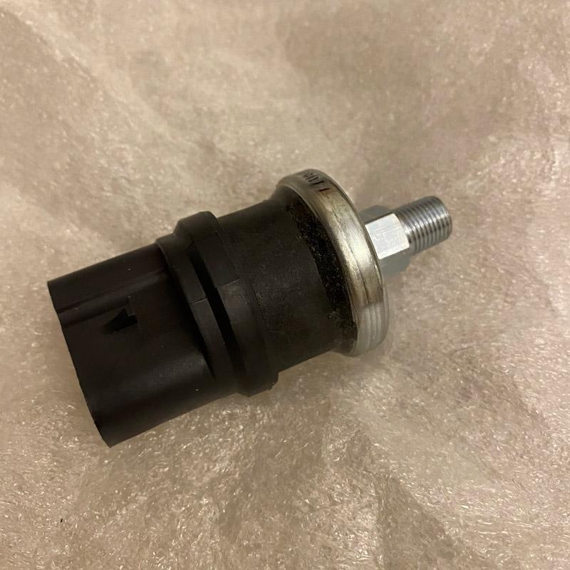 Oil Pressure Switch Sensor 6670705 for Bobcat Skid Steer Loader 751 75